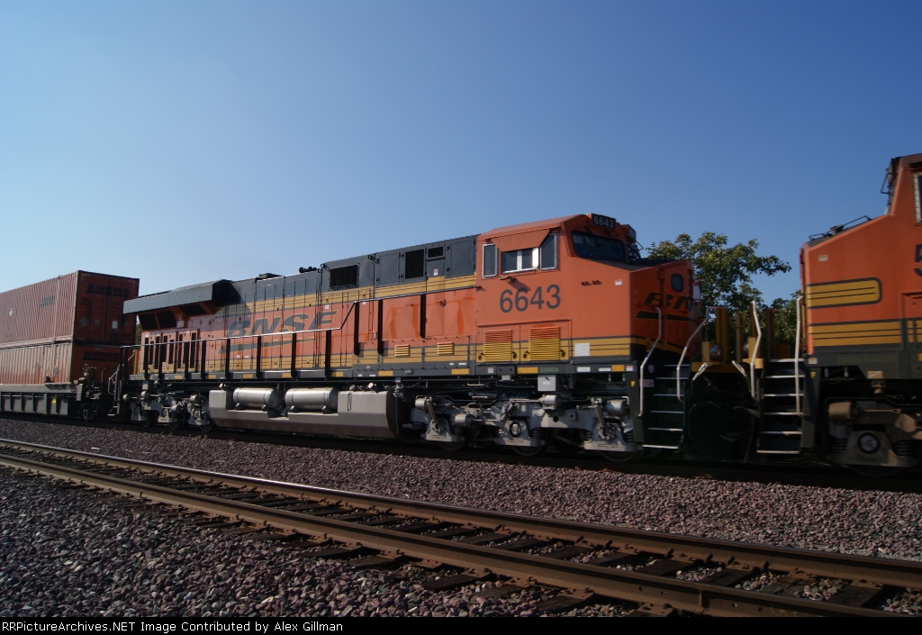 BNSF 6643 Westbound